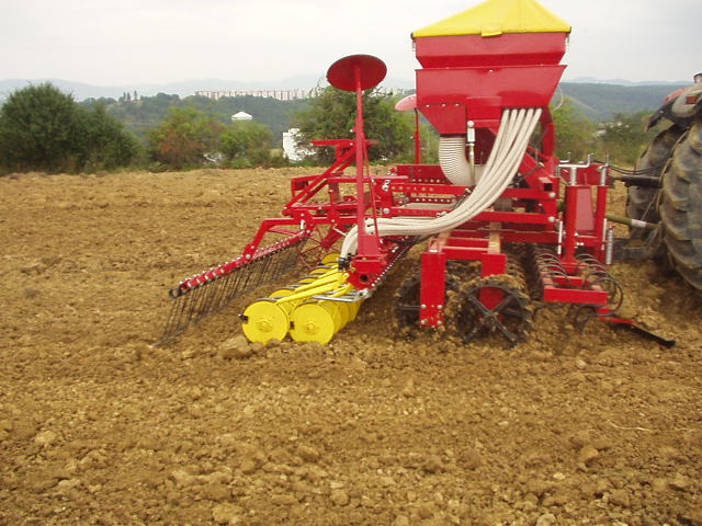 Seed combinations PM 3000 C, PMS 4000 C [ www.mistral.sk ]